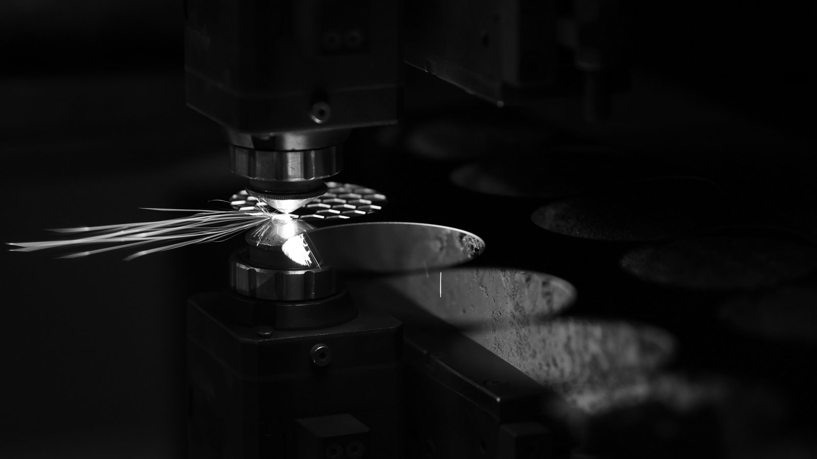 Corte de metal con láser – CPS Cut and Press Solutions